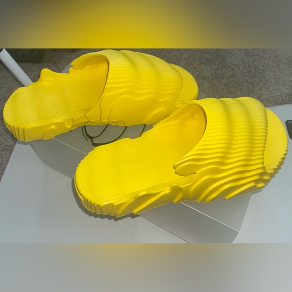 Shoes | Chris Brown Auracles Solar Flare Nami Slides | Poshmark